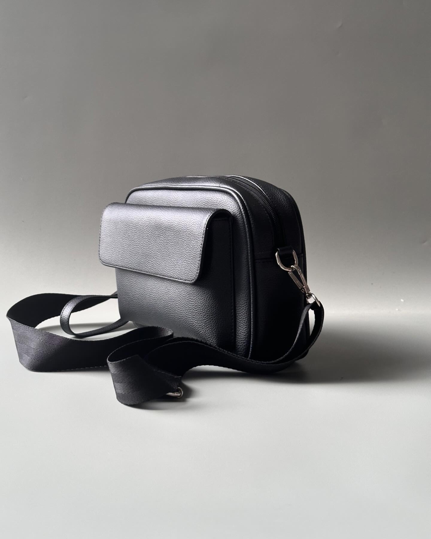 Tas kulit sintetis model pouch premium custom logo - Amnabela Promotion